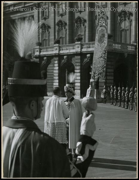 Guardians of the Holy Crown - the Hungarian Royal Crown Guard was ...